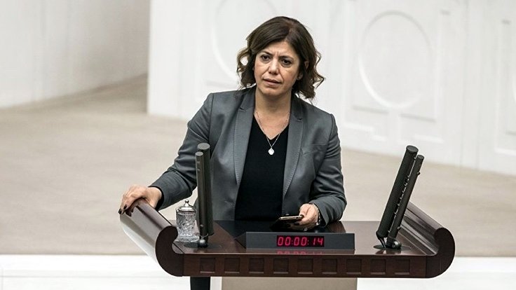 Un médecin renvoyé de son travail pour avoir été le frère d'une députée ...