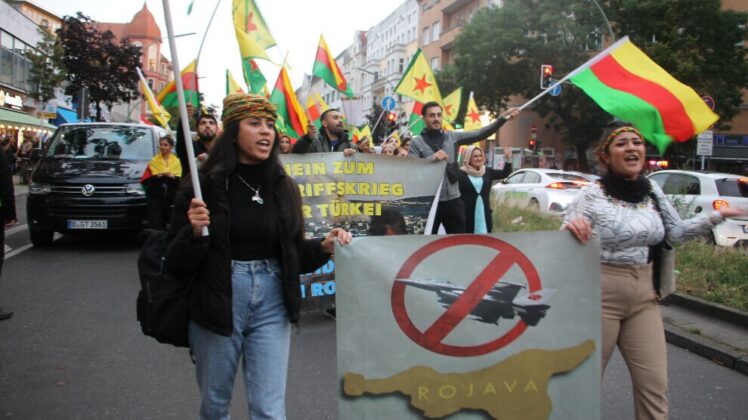Les Kurdes d'Allemagne debout pour le Rojava – Kurdistan au féminin