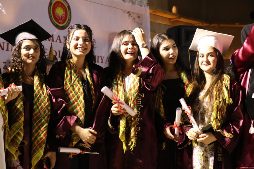 ROJAVA. Remises des diplômes à l'Université du Rojava – Kurdistan au ...
