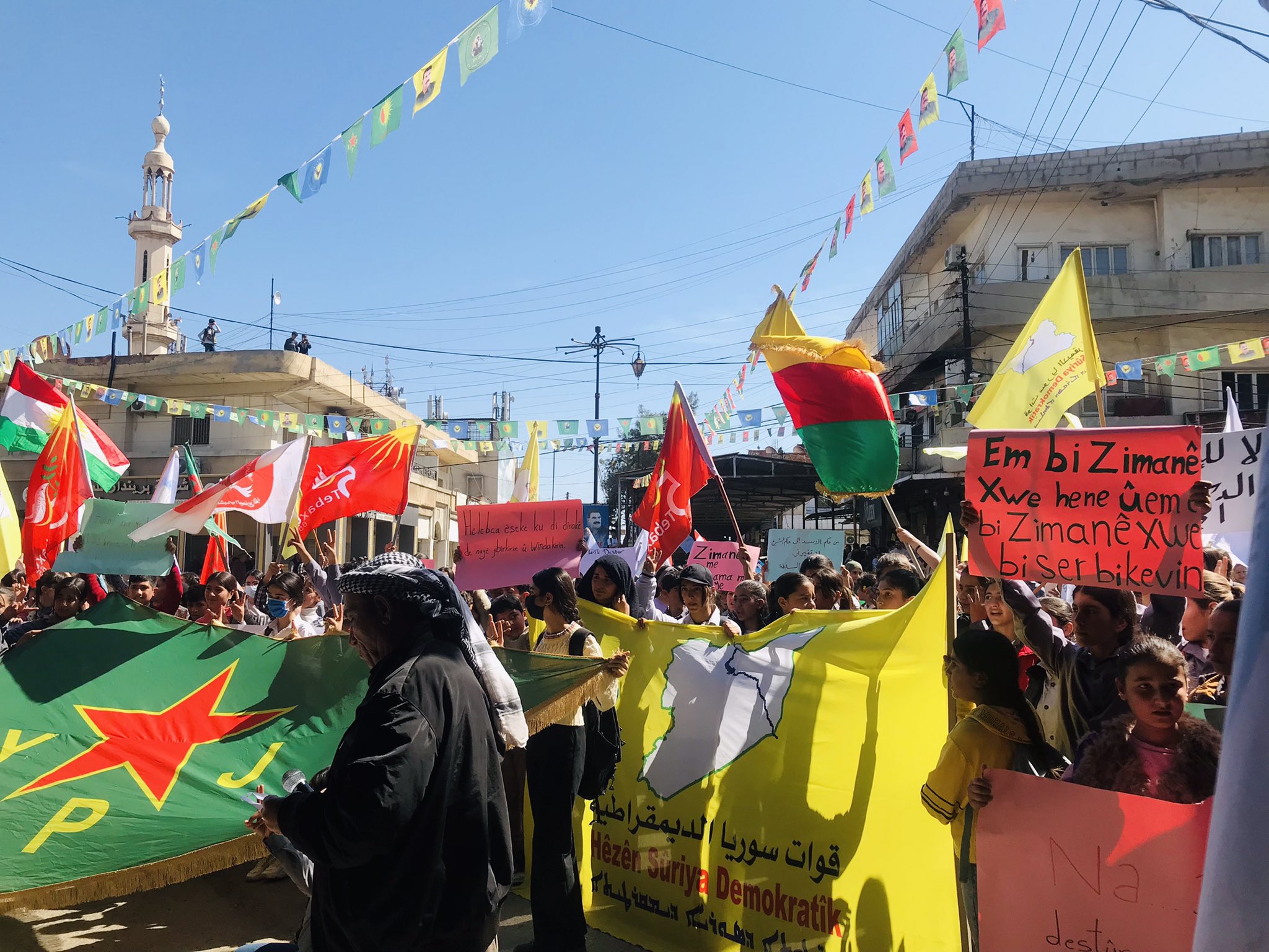 Le Rojava debout contre « la constitution qui perpétue la ...