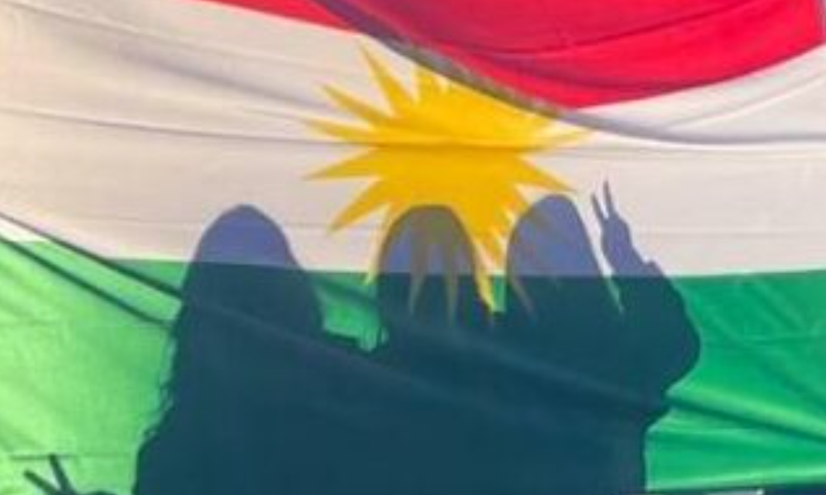 L’historique du drapeau kurde : ala rengîn – Kurdistan au féminin